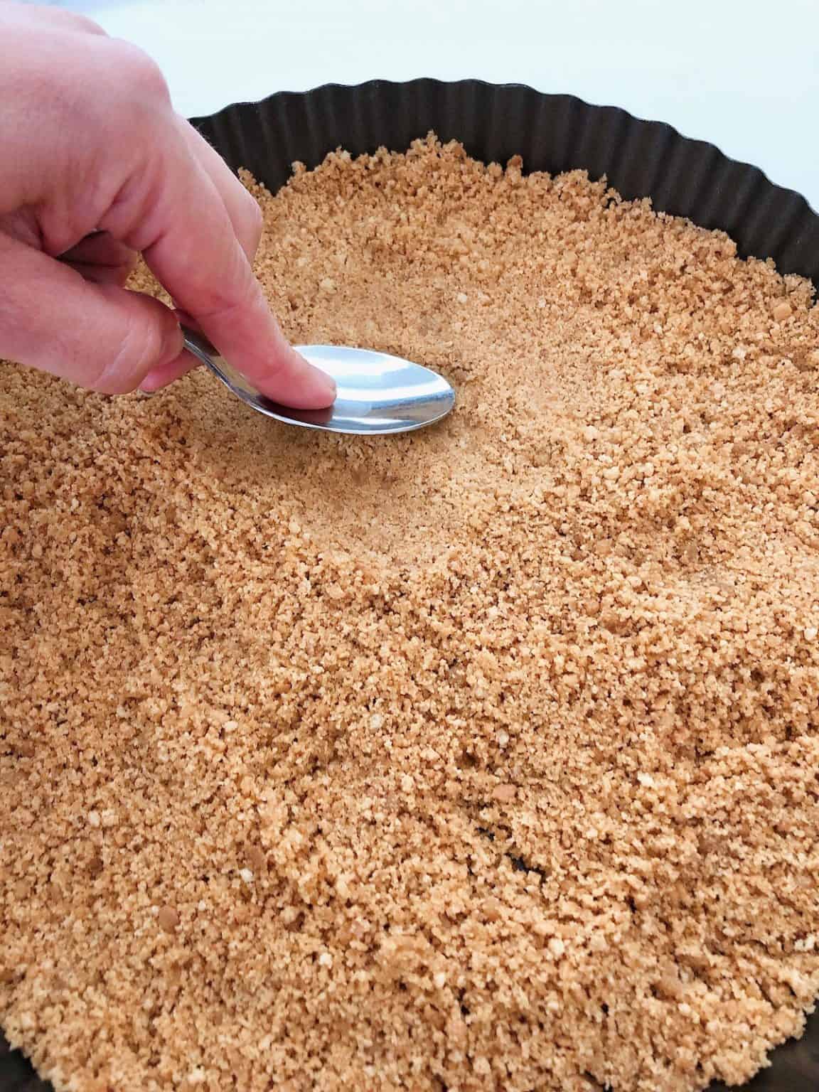 No Bake Banana Cheesecake - Mama Loves to Cook