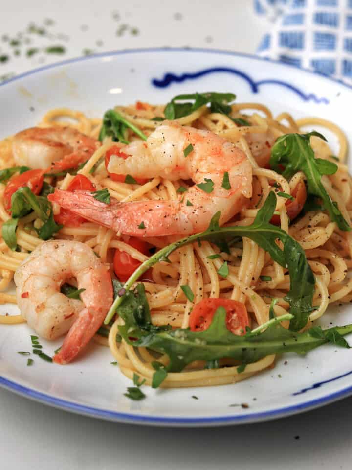 Prawn Aglio Olio - Mama Loves to Cook