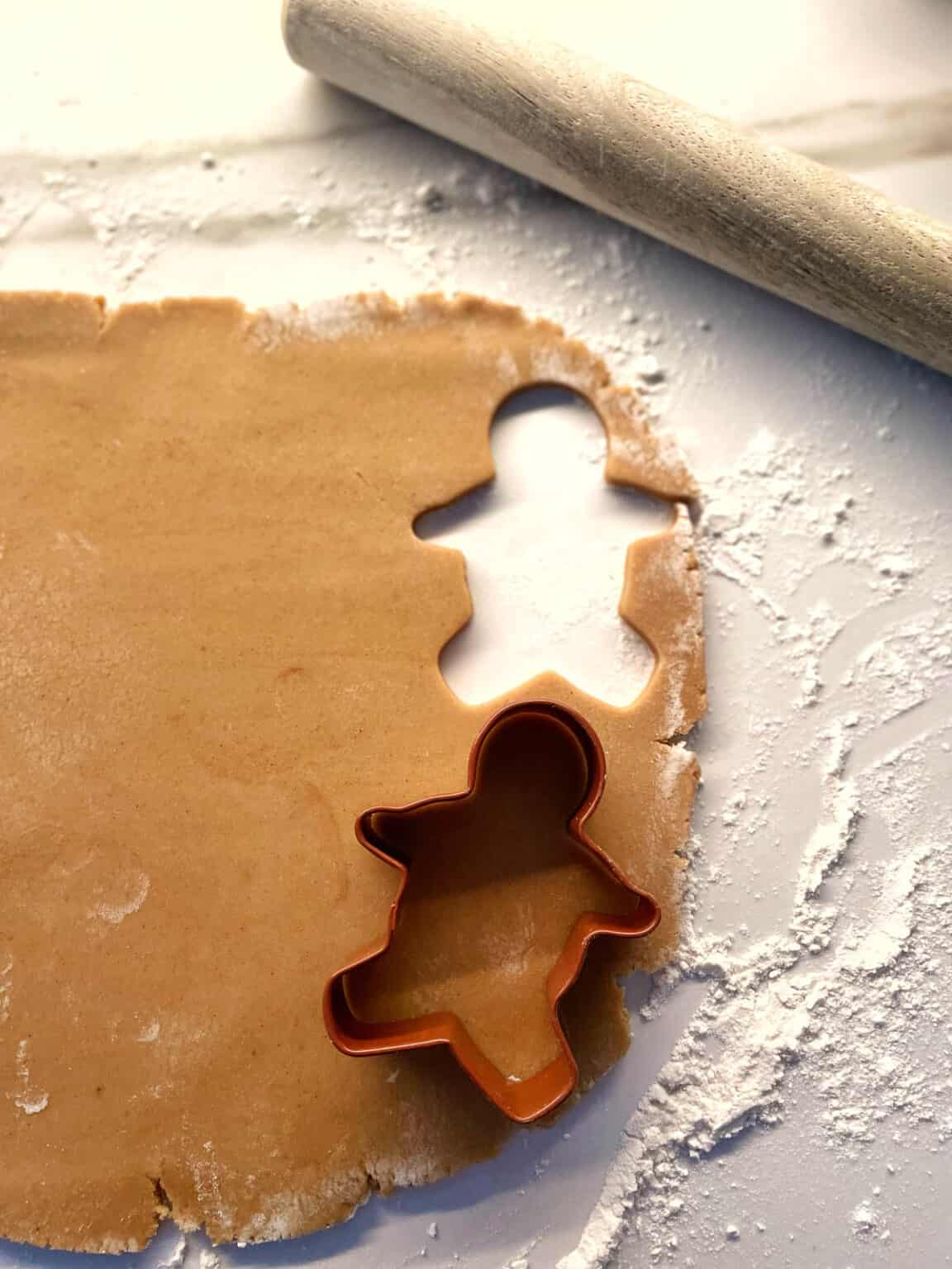 Halloween Gingerbread Men - Mama Loves to Cook
