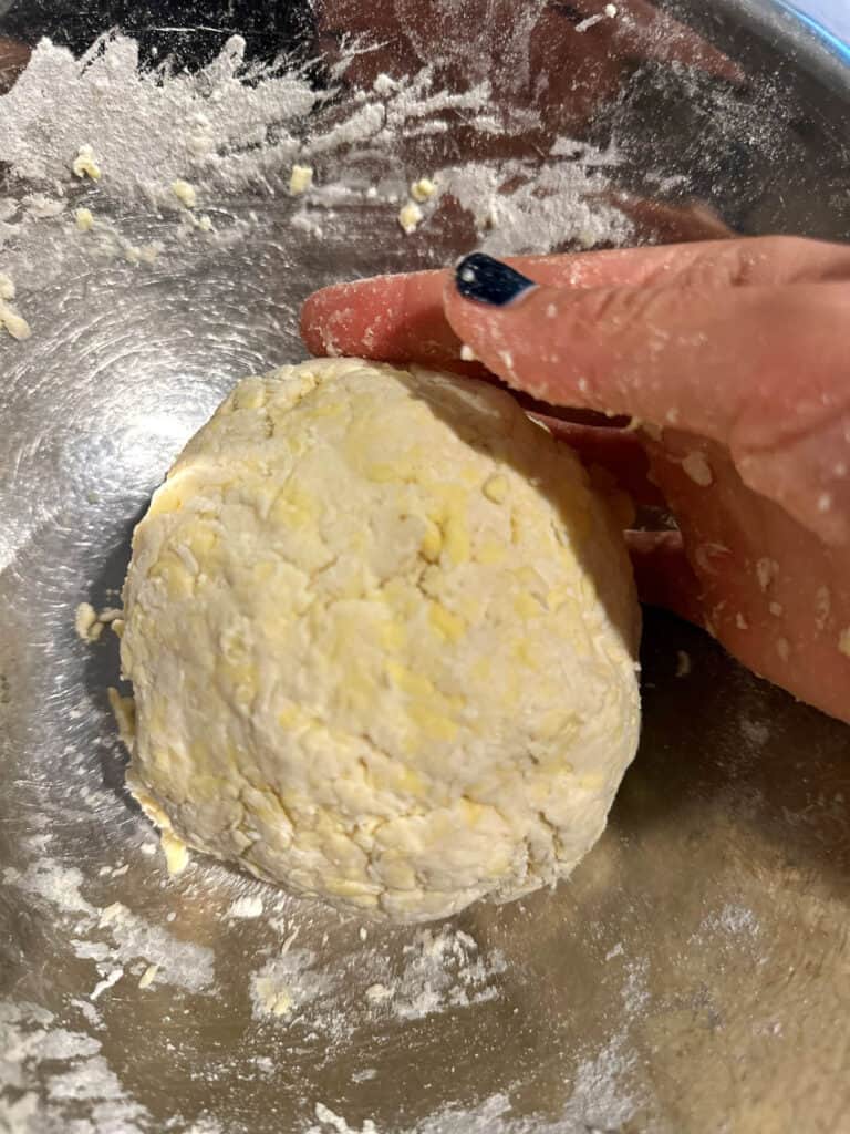 Easy Flaky Pastry (step-by-step guide) - Mama Loves to Cook