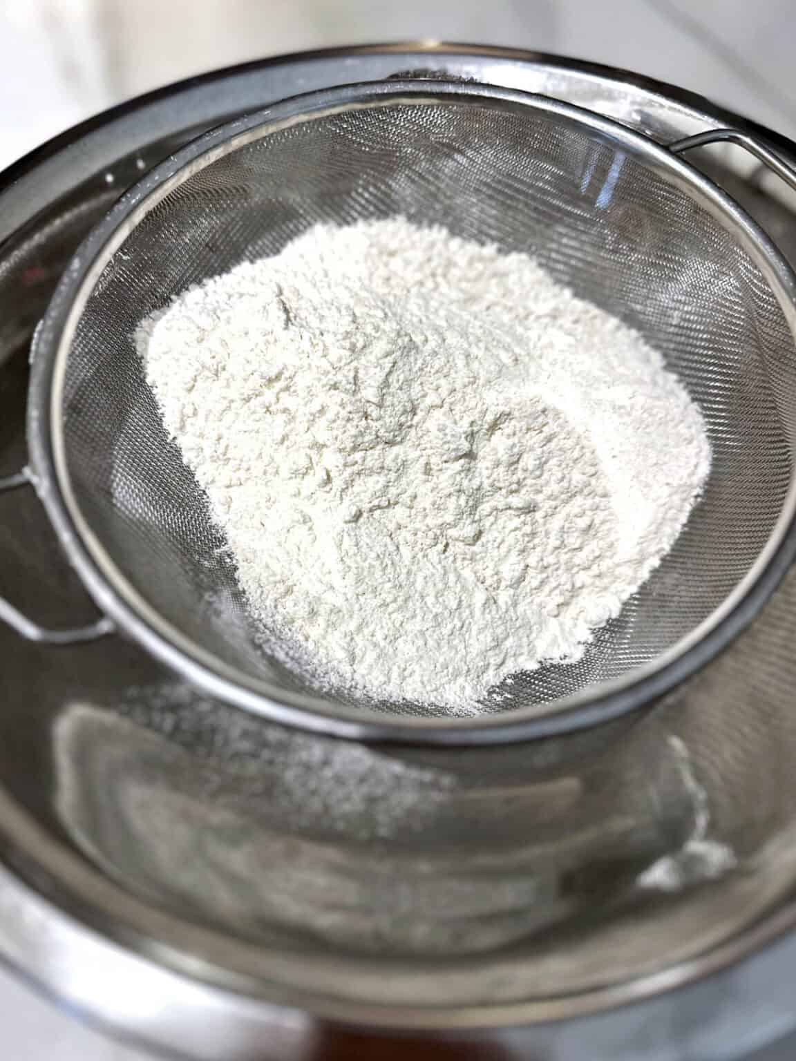 Easy Flaky Pastry (step-by-step guide) - Mama Loves to Cook
