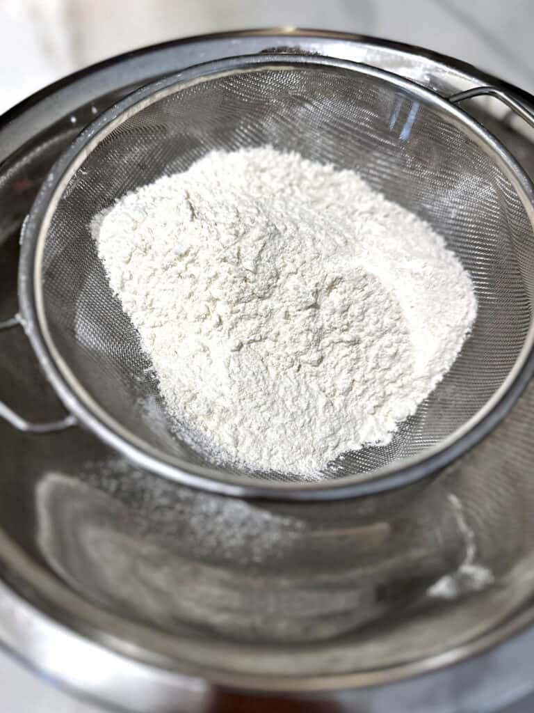 Easy Flaky Pastry (step-by-step guide) - Mama Loves to Cook